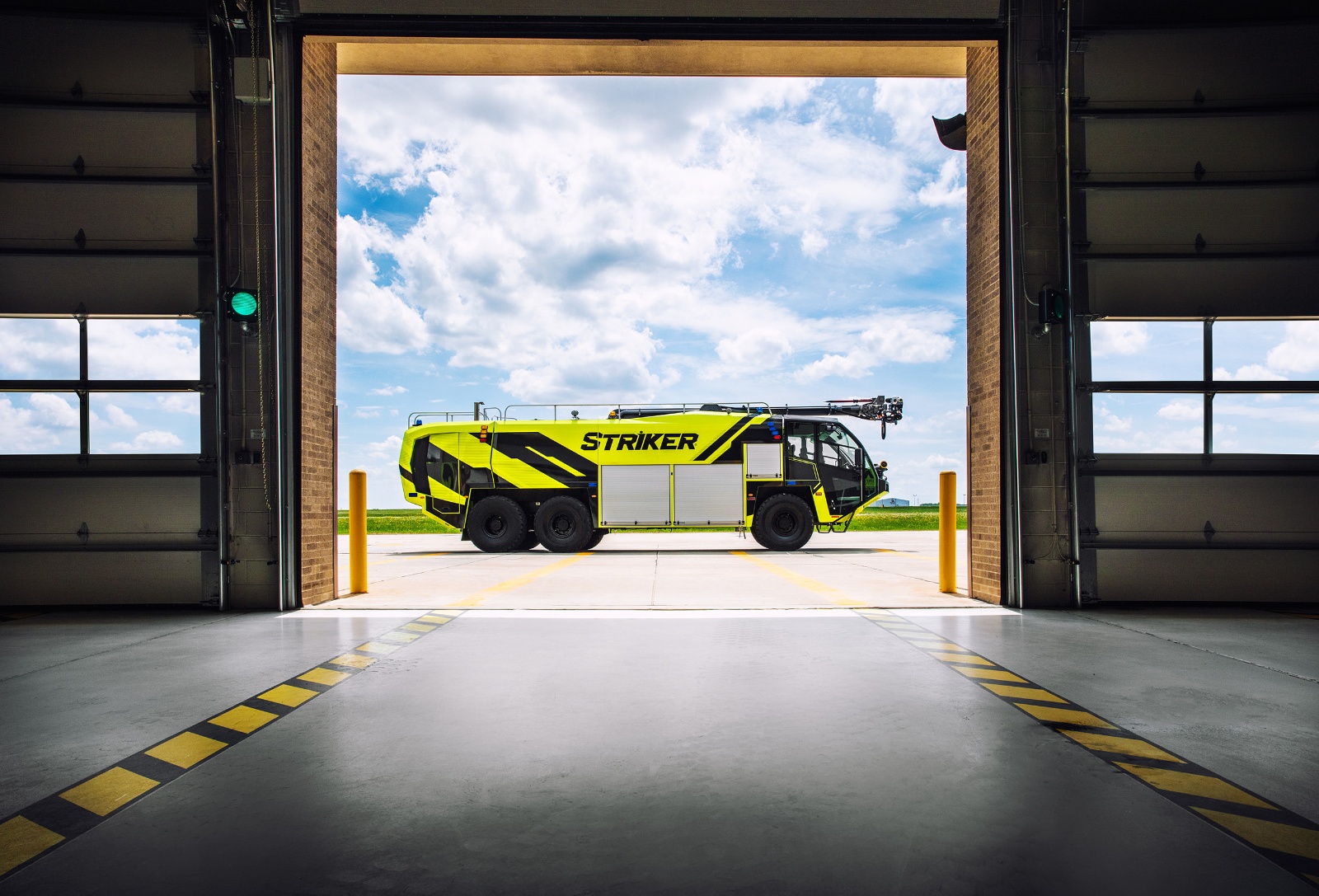 ARFF Trucks | Oshkosh Airport Products